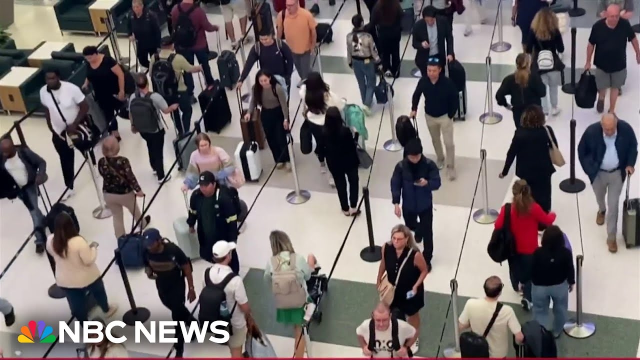 Trump says he will sign order to pay TSA workers following weeks of long lines