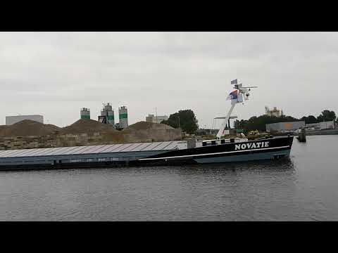 Novatie (02327217) in de Sethehaven bij Op- en Overslag Meppel BV