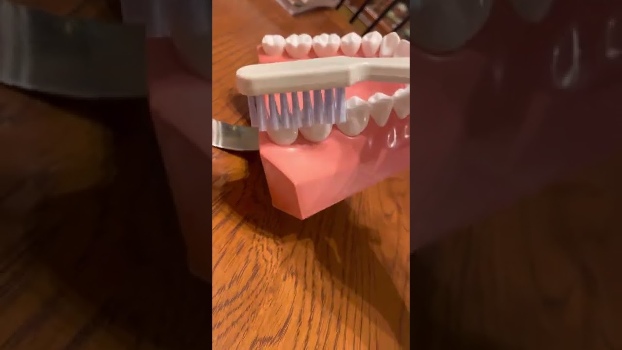 Rolling method brushing technique