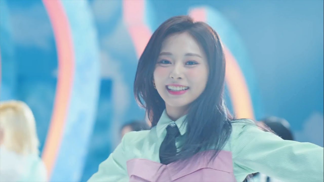 TWICE SCIENTIST Only Tzuyu screen