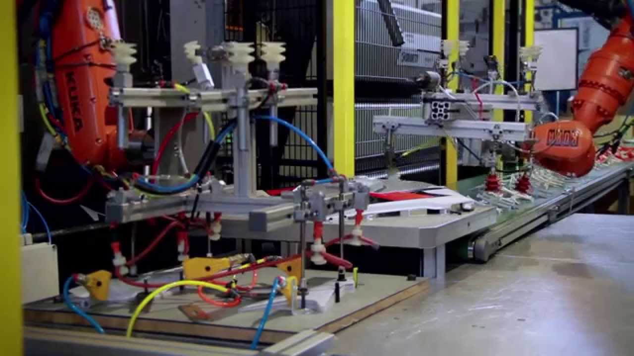 Process Robotization: Plastic injection - ESI Robotics | Liders in ...
