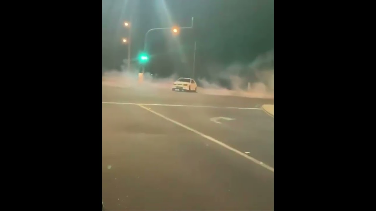 VY V6 Chased By Cops After Main Intersection Skids