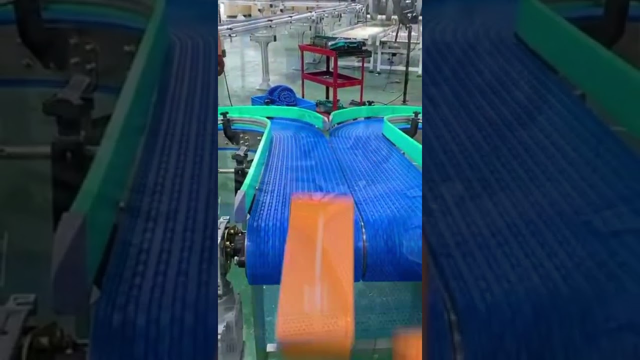 Modular belt conveyor with two tracks