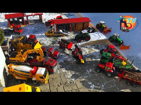 BRUDER TOYS Truck and Traktor - Village Winter B-World