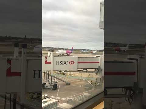 Planes at London Gatwick airport LGW ✈️