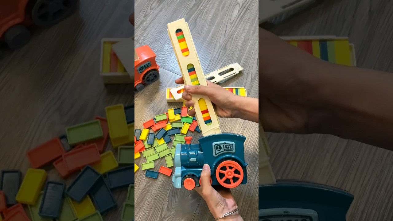Kereta Penyusun Balok Domino 🚂