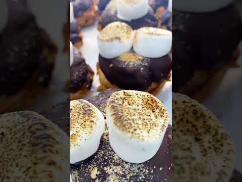 Beard Papa's Fresh Custard and Cream Puffs