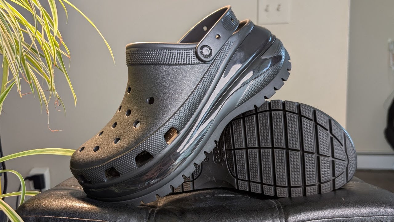 Crocs Classic Mega Crush Clog Review - Fit Sizing Comfort
