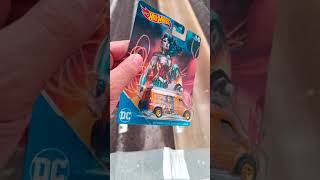 WONDER WOMAN MERCEDES-BENZ SPRINTER TOURER POP CULTURE - HOT WHEELS (GRL31)