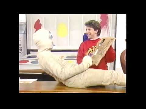 Art Attack - Series 4 (1992), Episode 4: “Ancient Egyptian Art Attack”