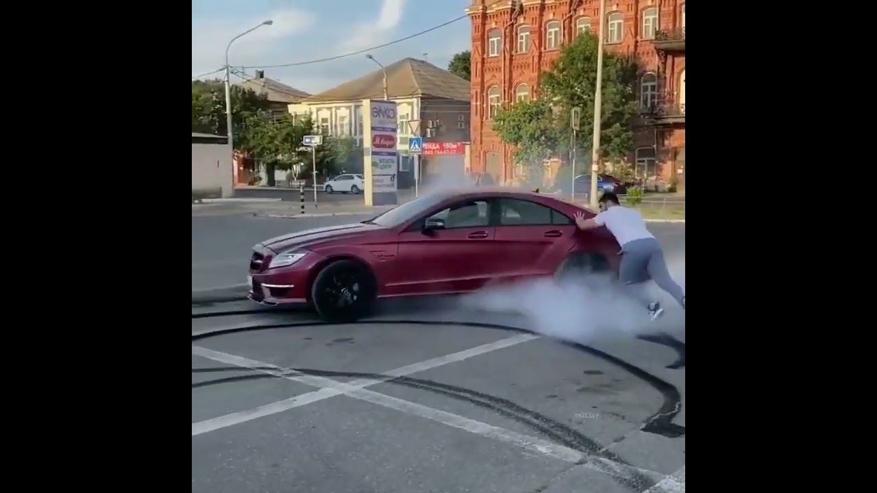 Mercedes AMG CLS 63 drifting