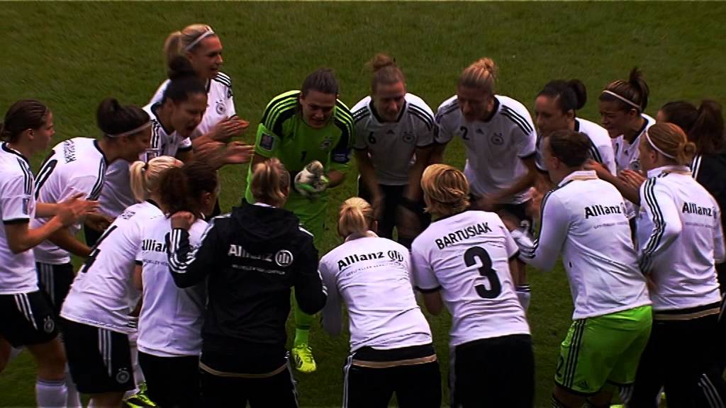 WM-Qualifikationsspiel der Frauen in Mannheim am 10. April 2014: Deutschland -Slowenien