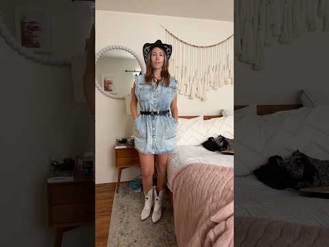 Which stage coach outfit should I wear? #Stagecoach #MidsizeFashion