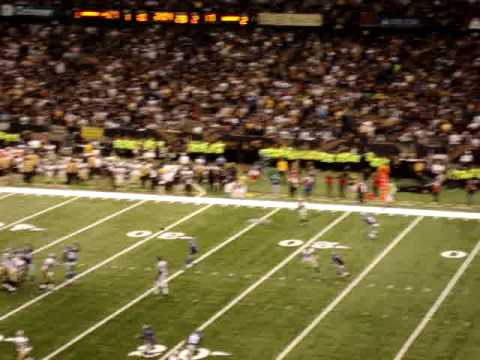 Marques Colston over the middle. First Down Saints!