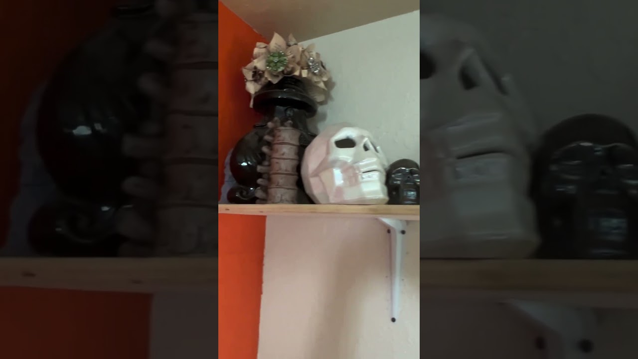 Label all the things, she will. #mommacusses #labelingmachine  #millennials