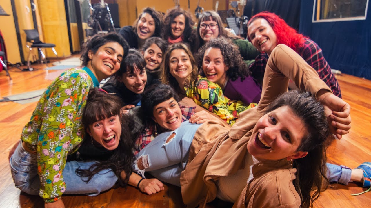 La Colmena ft Noelia Recalde y Nuria Martínez • Postal (video de estudio)