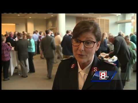 Maine icons team up for Salvation Army fundraiser