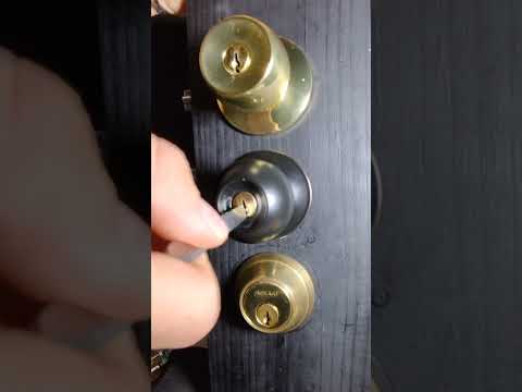 How to unlock a generic door knob without a key