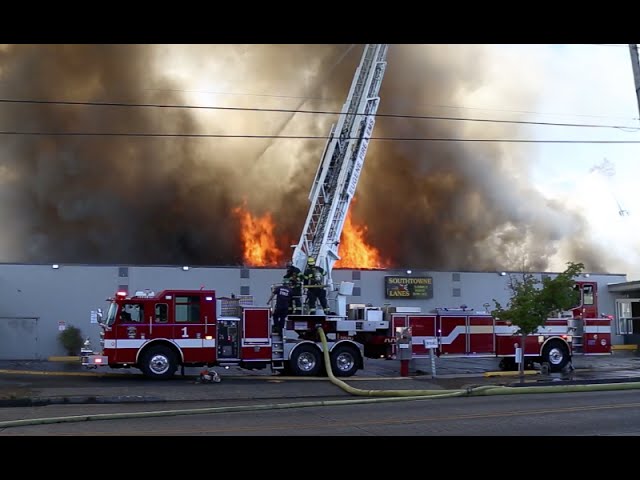 Caught on video: Bowstring truss roof collapse at bowling alley fire ...