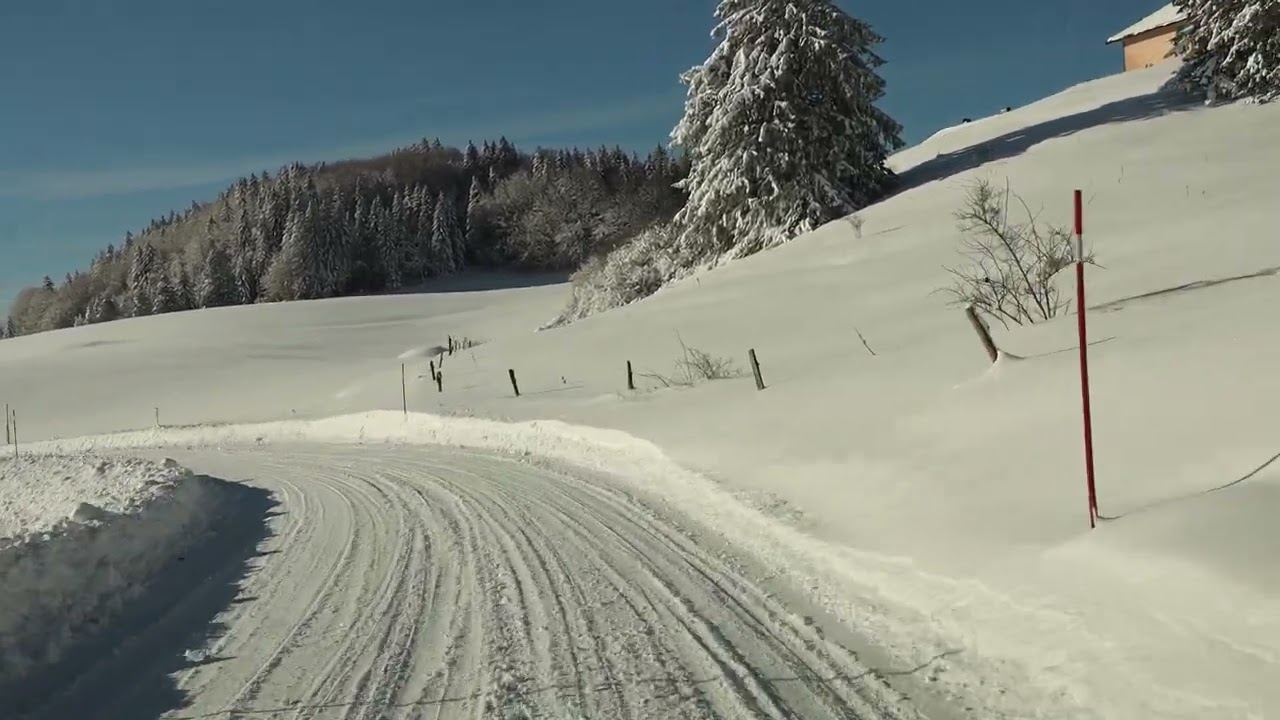 Partez à la découverte des paysages du Haut-Jura enneigés