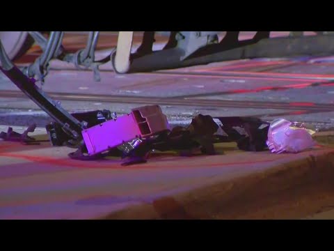 Metra UP-NW train hits car in Palatine; driver takes off