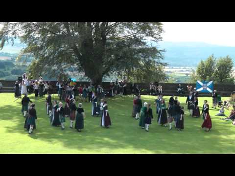 Scottish folk dance: Wild Goose Chase set