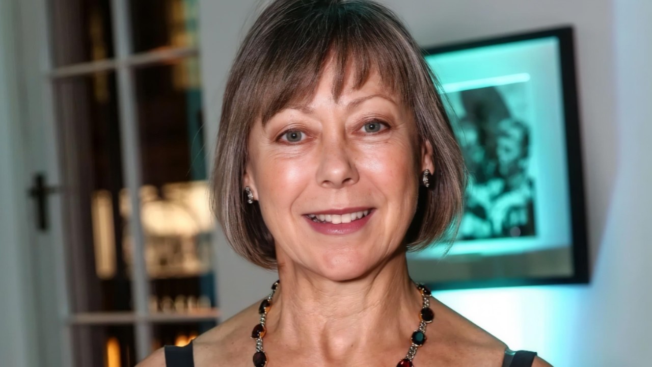 Jenny Agutter In G Strlng Photos Leave Little To Imagination  Take a look