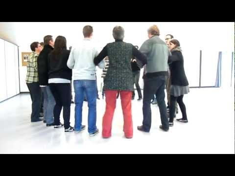 Hanter-dro | Folk dances in Europe