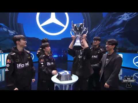 #分享 再次恭喜T1奪下冠軍🎉🎉🎉🏆比賽精彩片段請取用「我見過無數隊伍的崛起與沉淪，但能站到最後的選手只有我一人」 - 英雄聯盟板 | Dcard