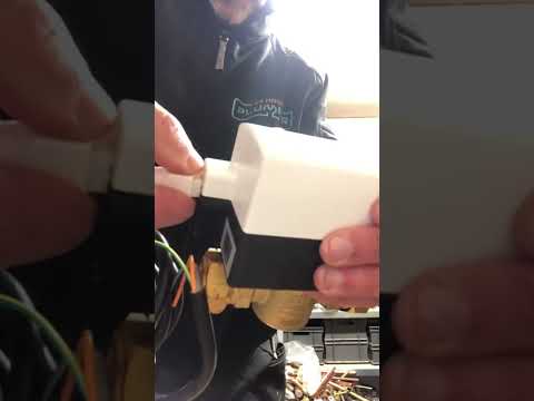 EPH Motorised Valve - How to replace an actuator head on a motorised valve #plumbing #heating #heat