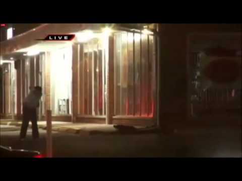 Ferguson Missouri Riots - Looters Stealing Hair Extensions