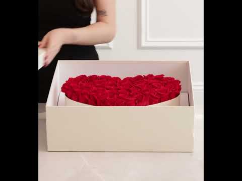 Las Vegas florist with fast delivery, fresh-cut roses, free gifts & the best holiday flower bundles!