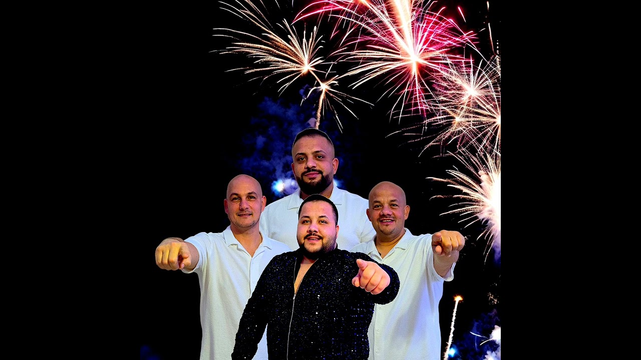 Boldog Új Évet Kívánok Neked by Roli & Döndi Duó from Hungary | Popnable