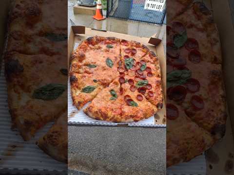 Pizza Review: Angelo's Pizzeria, South Philadelphia #pizza #pizzareview #philly #southstreet