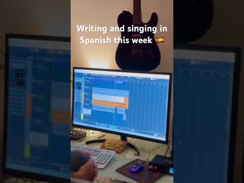 Writing and recording an incredible song in Spanish this week arriba! 🇪🇸 #topliner #vocalist