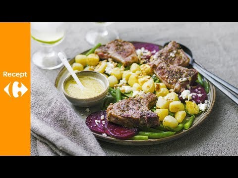Geroosterde rode bietensalade met sperziebonen, krieltjes en lamskoteletjes