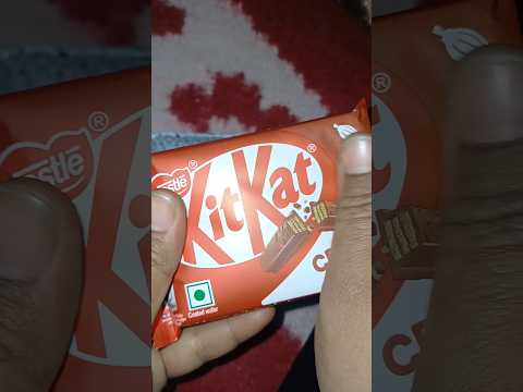 KitKat filling plates asmr β¨οΈβ₯οΈ#chocowithasmr #chocolate #kitkat #popular