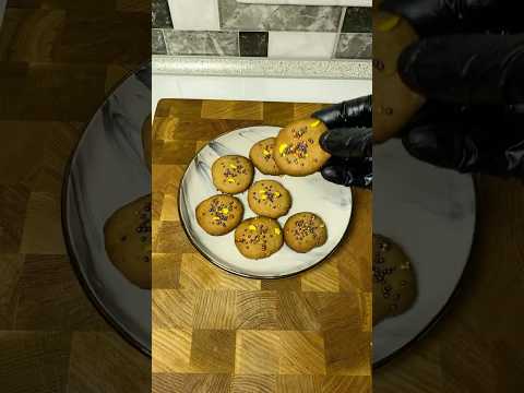 Kinder Bueno Nutella Cookies?! This Easy Dessert is a Must-Try! πͺπ₯