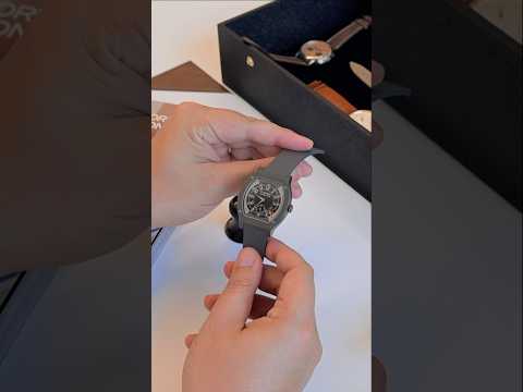 Inspecting An FP Journe Elegante Titalyt Black Dial