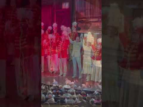 Quick Clip of the Winter Garden Theatre - Music Man - Broadway, New York