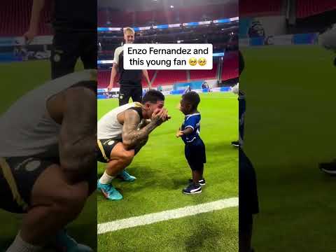 Enzo Fernandez playing peek-a-boo 💙 (via @tobenna.uchendu/IG) #shorts