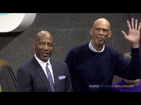 VOLKSWAGEN E-GOLF, PASSAT, & ATLAS WITH LAKERS LEGENDS AT 2016 LA AUTO SHOW