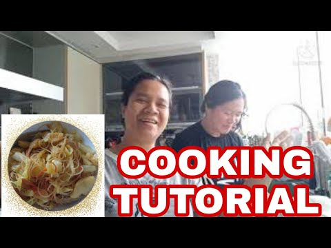 Cooking Pansit ala Espie