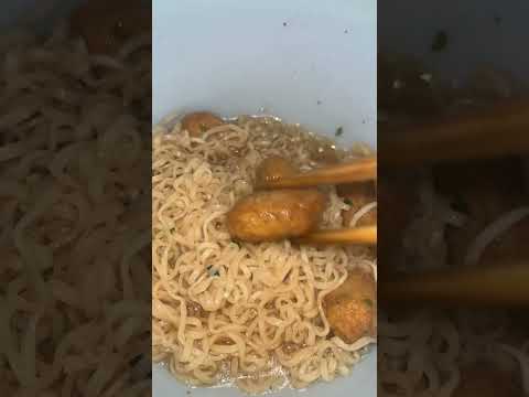 Fish cakes with mama noodles #fishcakes #mamanoodles#noodles #ramen #asianfood #foodie #cooking