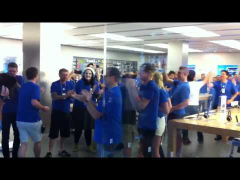 iPhone 4s launch in Apple Store Brisbane