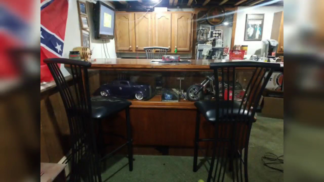 Eds rustic bar