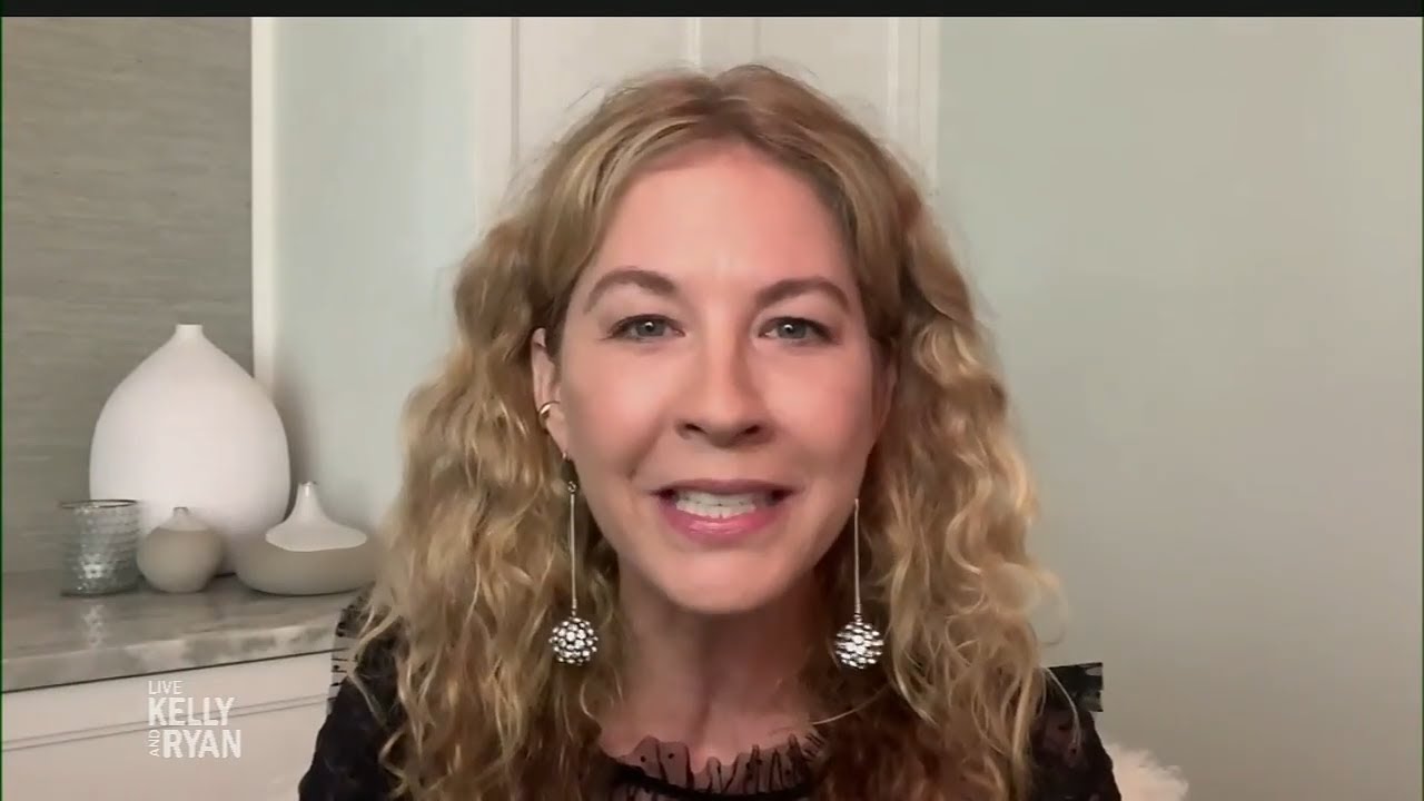 Jenna Elfman Used to Swing Dance With Jon Favreau