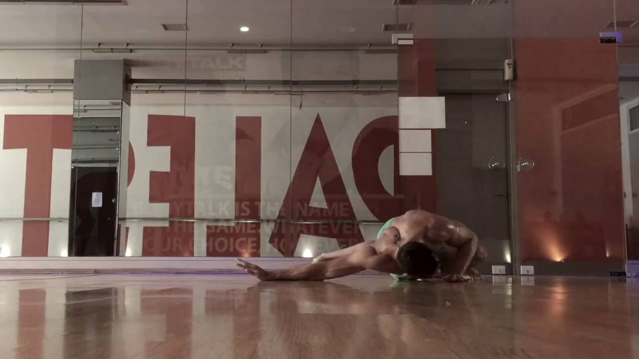 Low scorpion locomotion