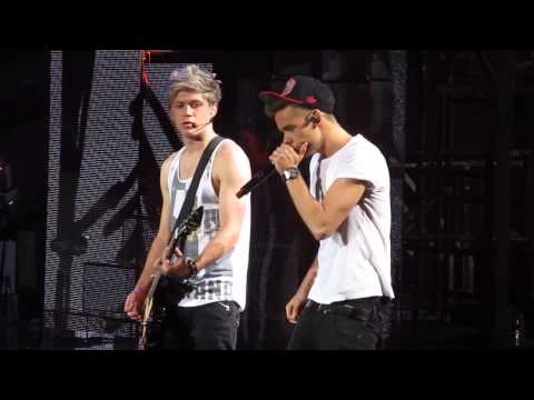 Teenage Dirtbag - One Direction LA 8/10/13