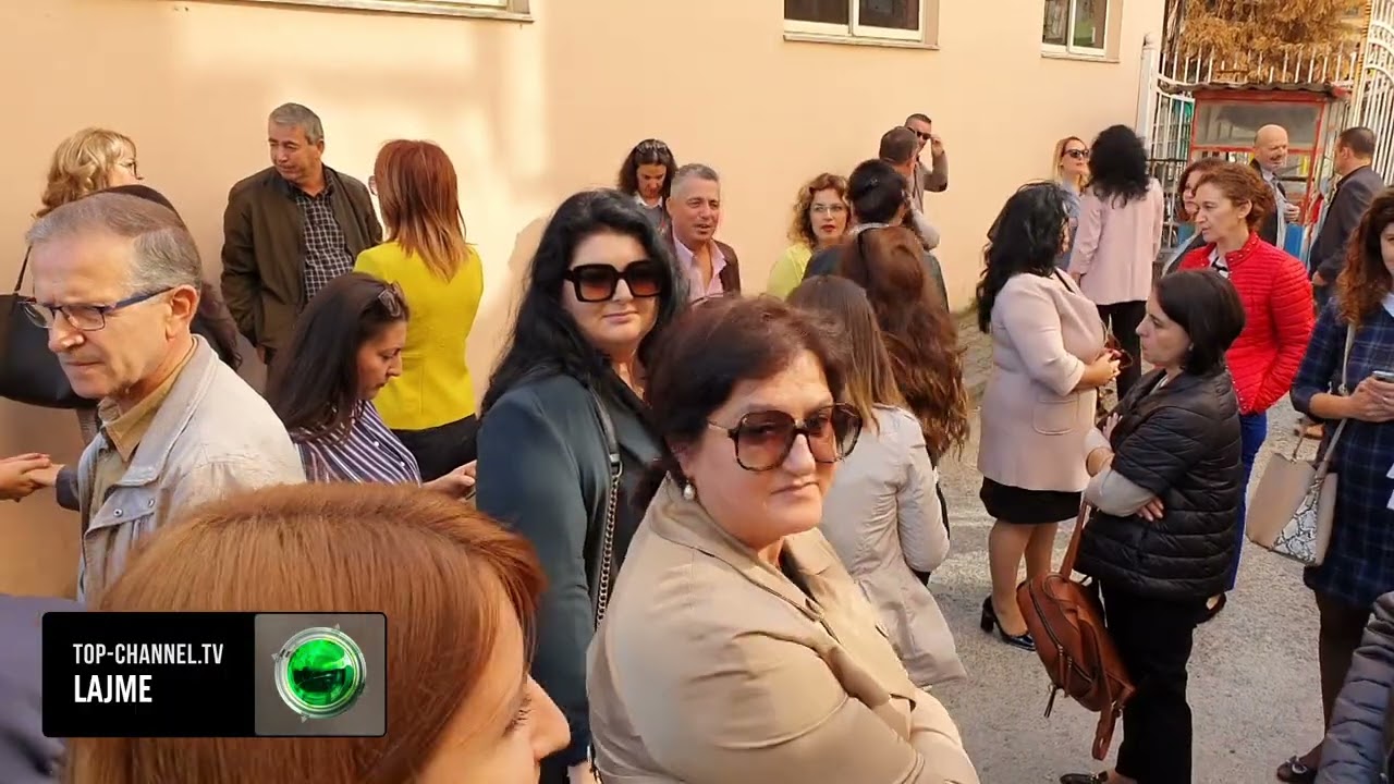 Top Channel/ Pedagogët në protestë. Shkodër, në universitet nuk po ... Top Channel/ Pedagogët në protestë. Shkodër, në universitet nuk po ...